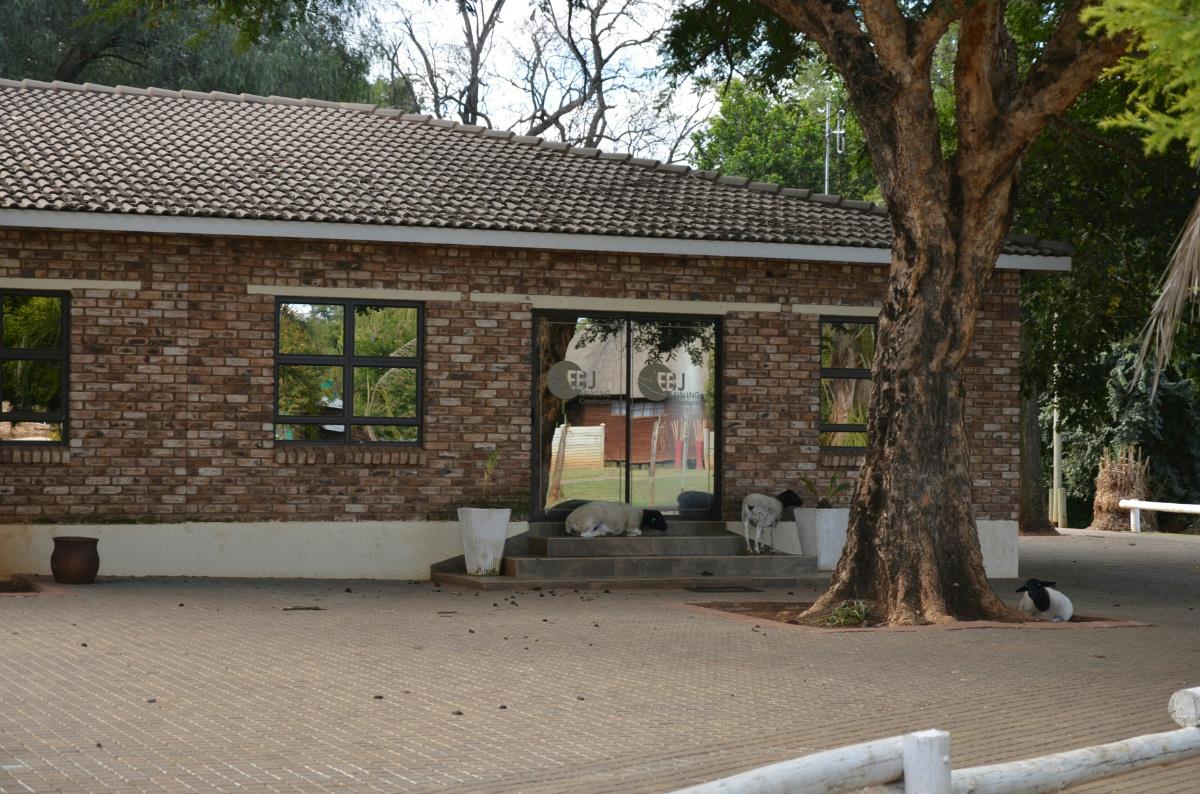 32618 m2 Smallholding For Sale | Rustenburg | 1RU1267683 | Pam Golding ...