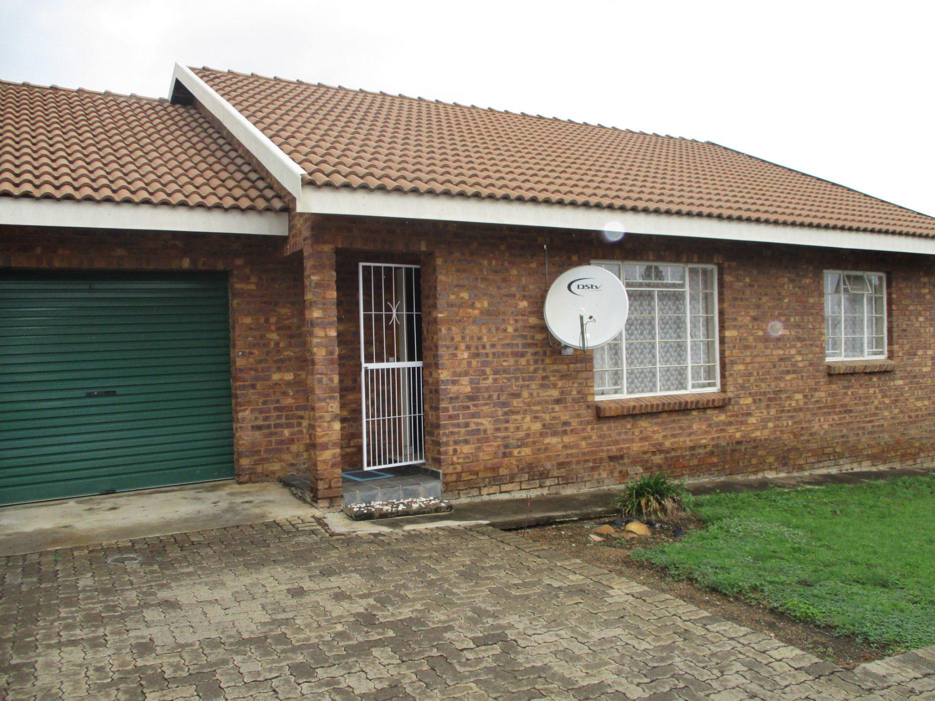 2 Bedroom Townhouse For Sale | Lydenburg (Mashishing) | 1LY1503247 ...