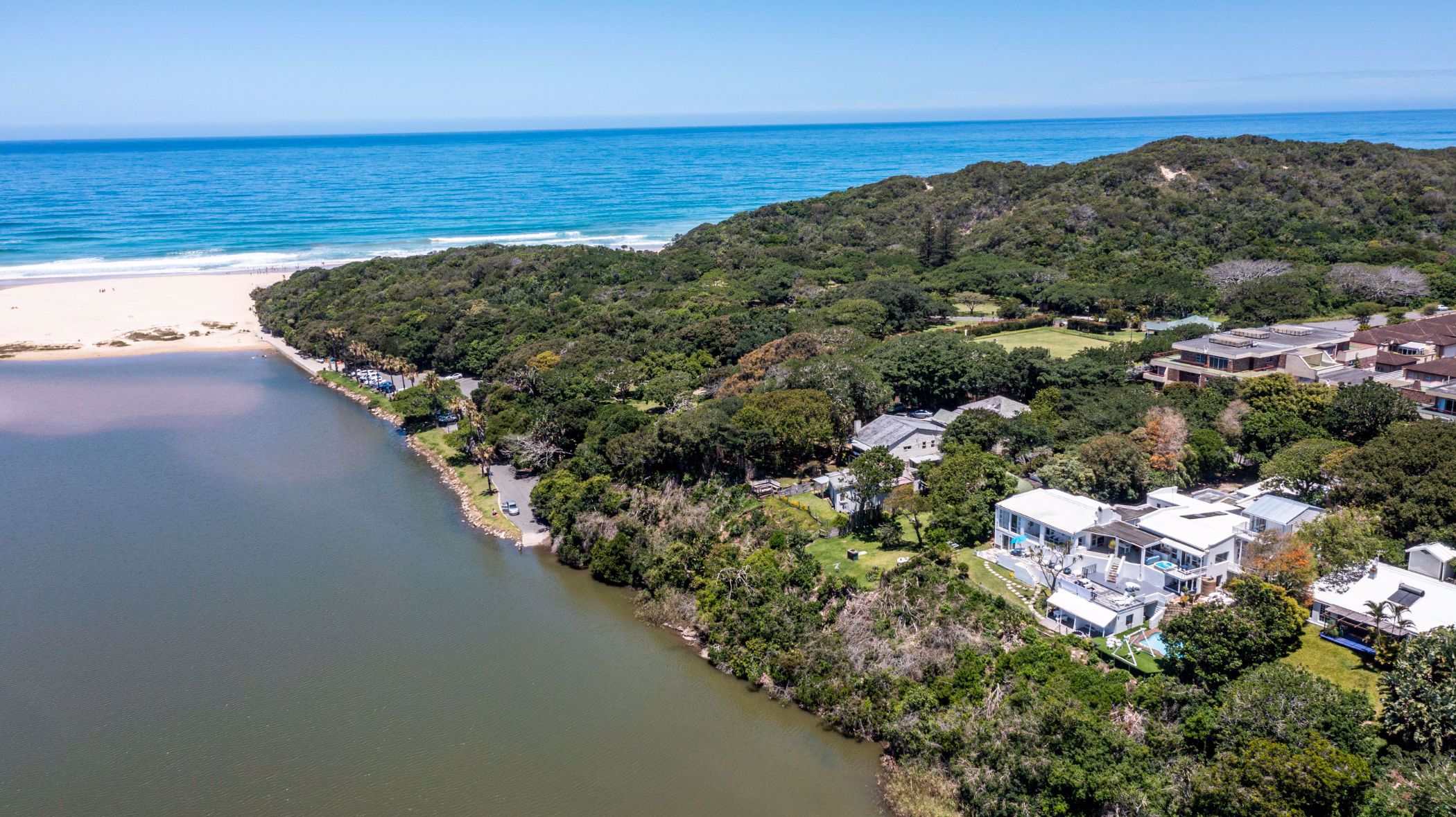 10 Guest Room Guesthouse For Sale | Bonza Bay | 1ET1553663 | Pam ...