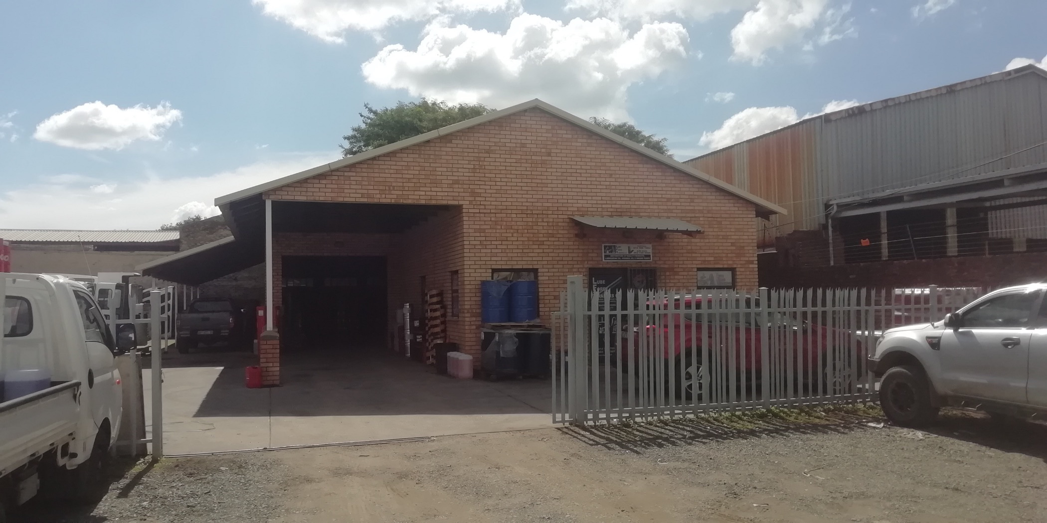 2855 m2 Commercial Industrial Property For Sale | Oos Einde (Rustenburg ...