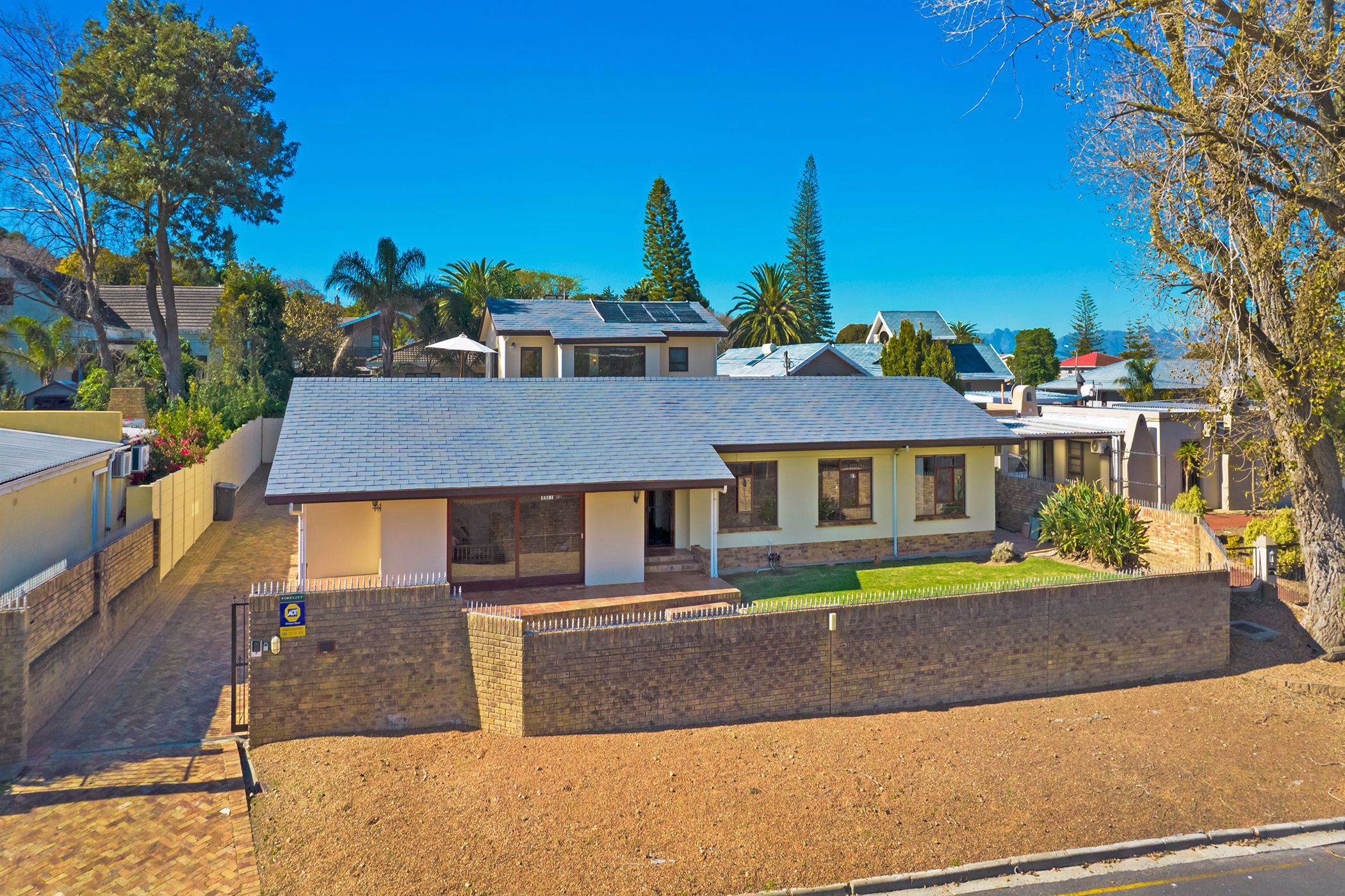 Loevenstein 4 Bedroom Houses For Sale - Pam Golding Properties