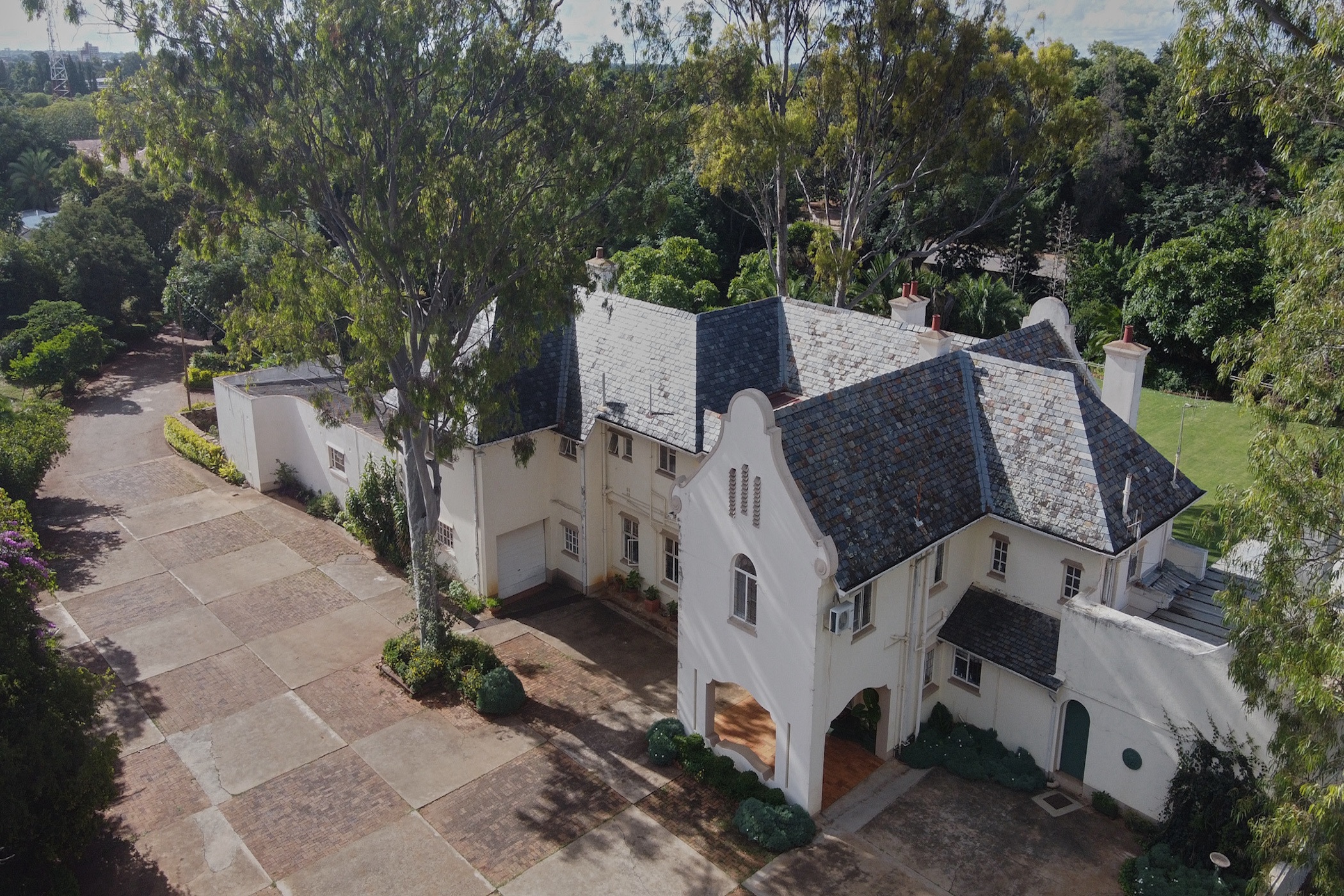 6 Bedroom House For Sale | Bulawayo (Zimbabwe) | 3ZB1608880 | Pam ...