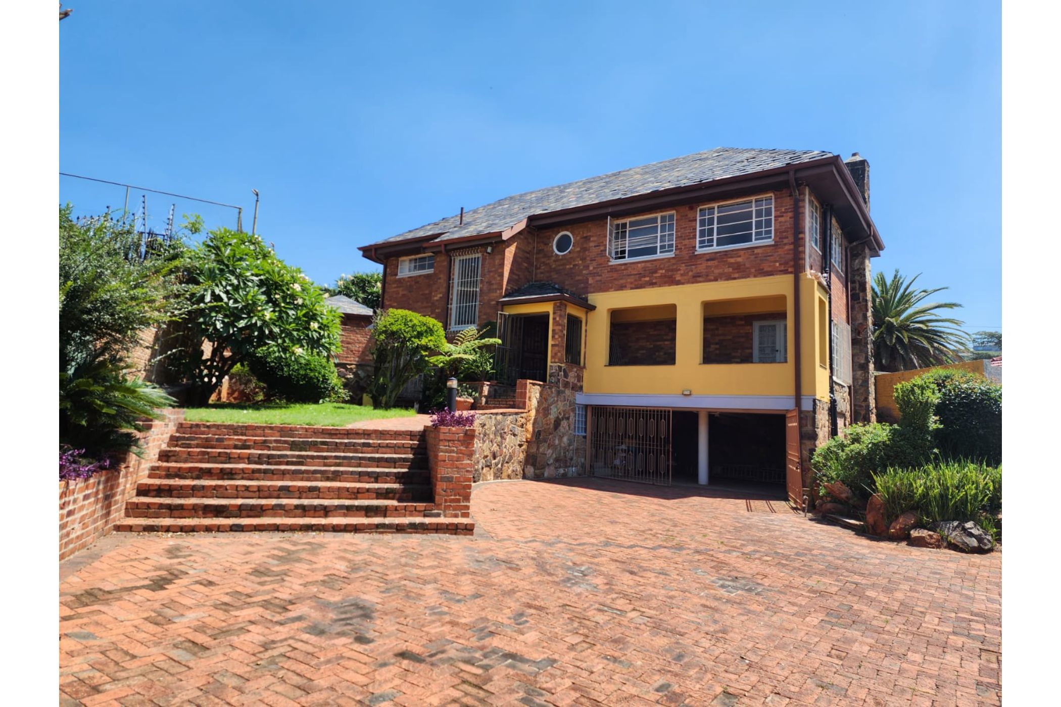 4 Bedroom House For Sale | Cyrildene | BED1606847 | Pam Golding Properties