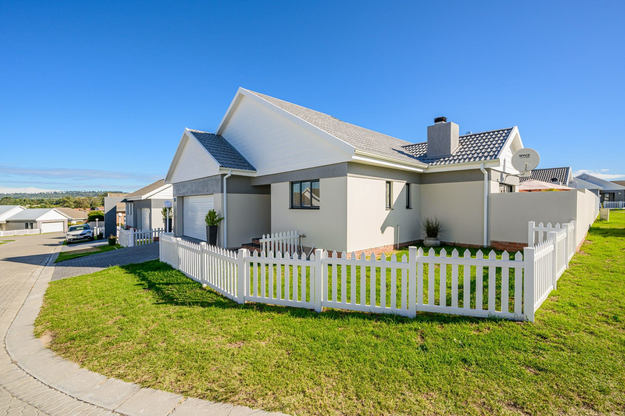 3 Bedroom House For Sale | Kamma Ridge | 1PLZ1610155 | Pam Golding ...