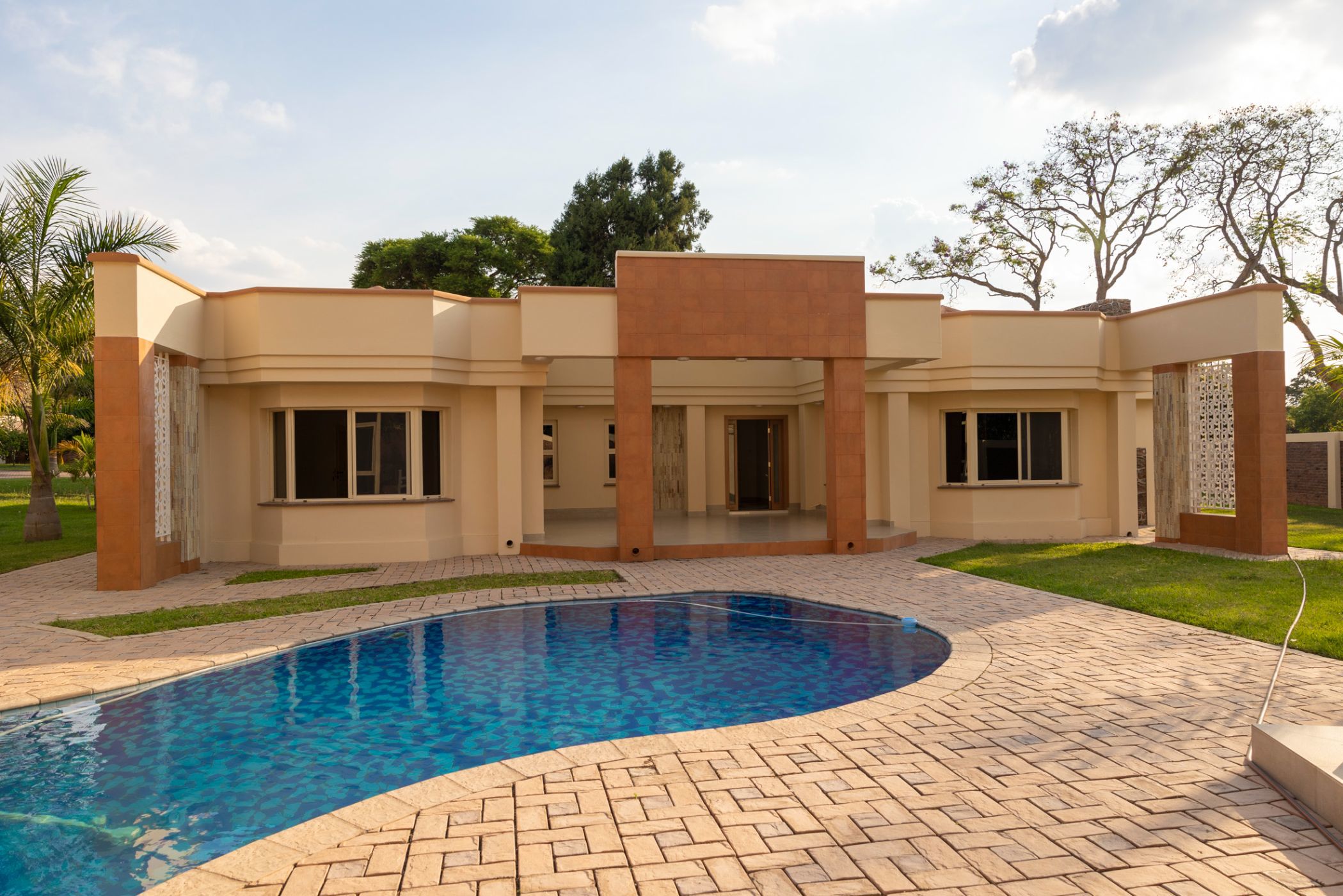 6 Acres Residential Complex For Sale | Helensvale (Zimbabwe ...