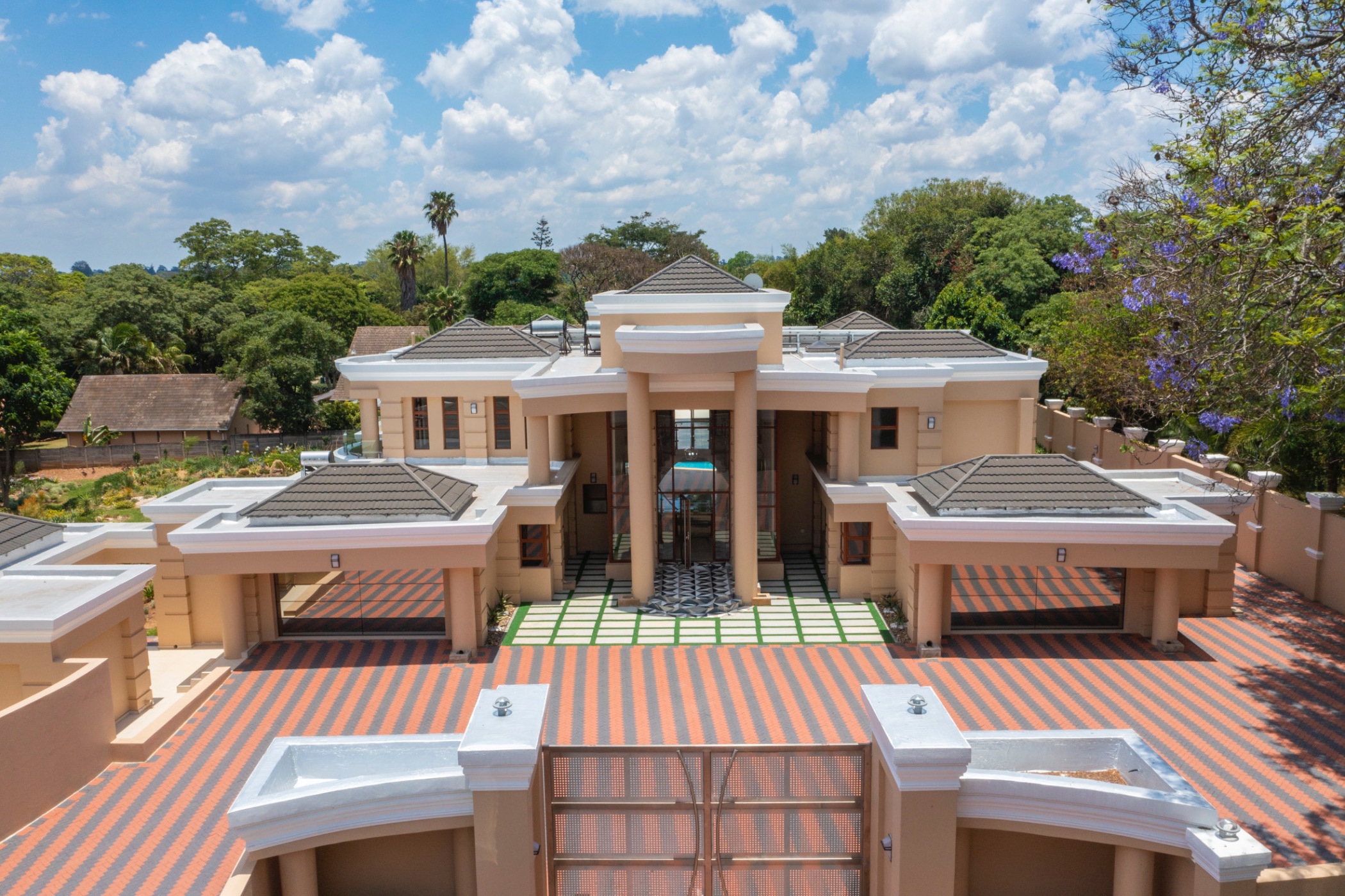 5 Bedroom Double-storey House For Sale | Newlands (Zimbabwe ...