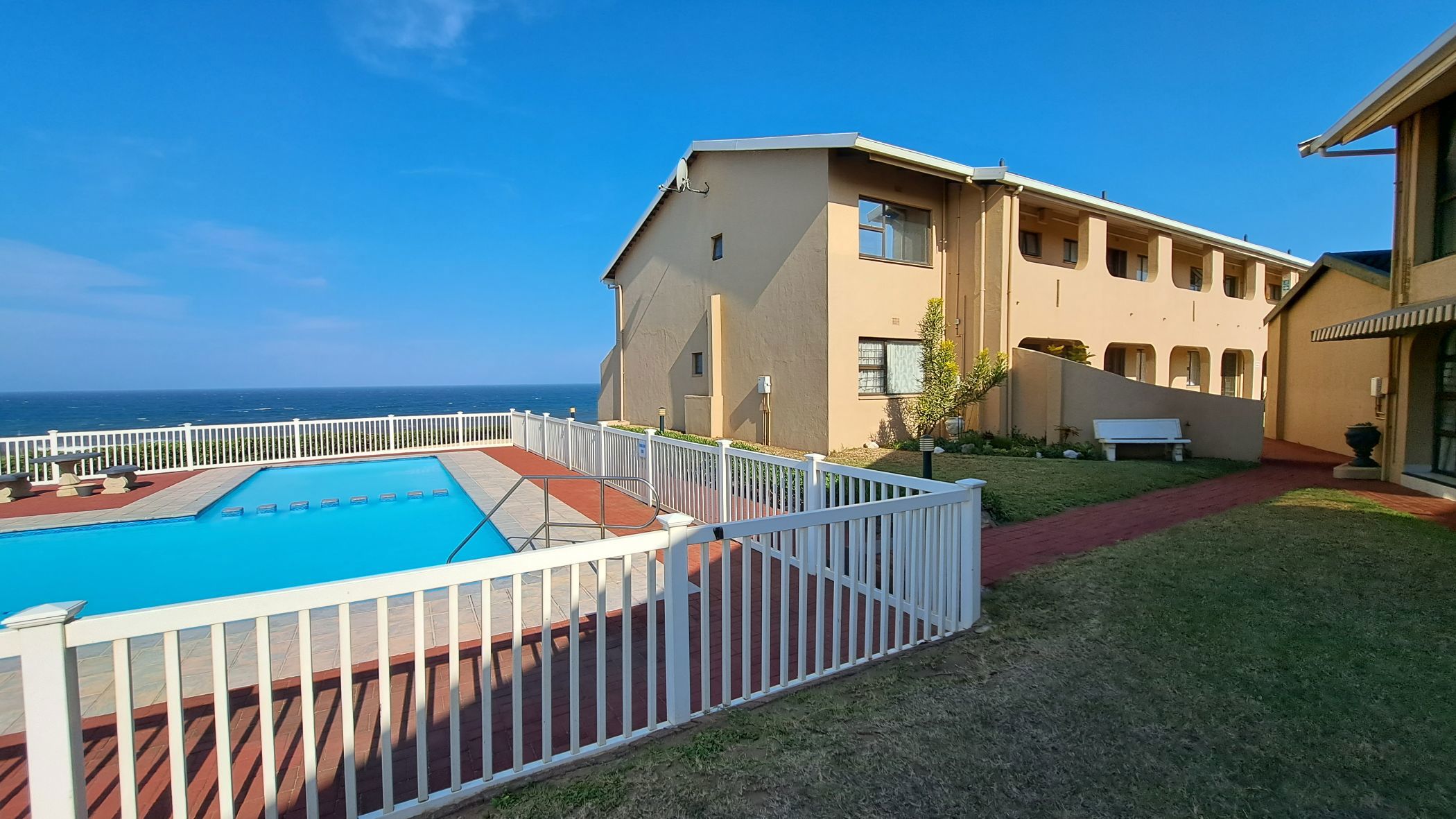 2 Bedroom Apartment For Sale | Shelly Beach | 1PX1650615 | Pam Golding ...