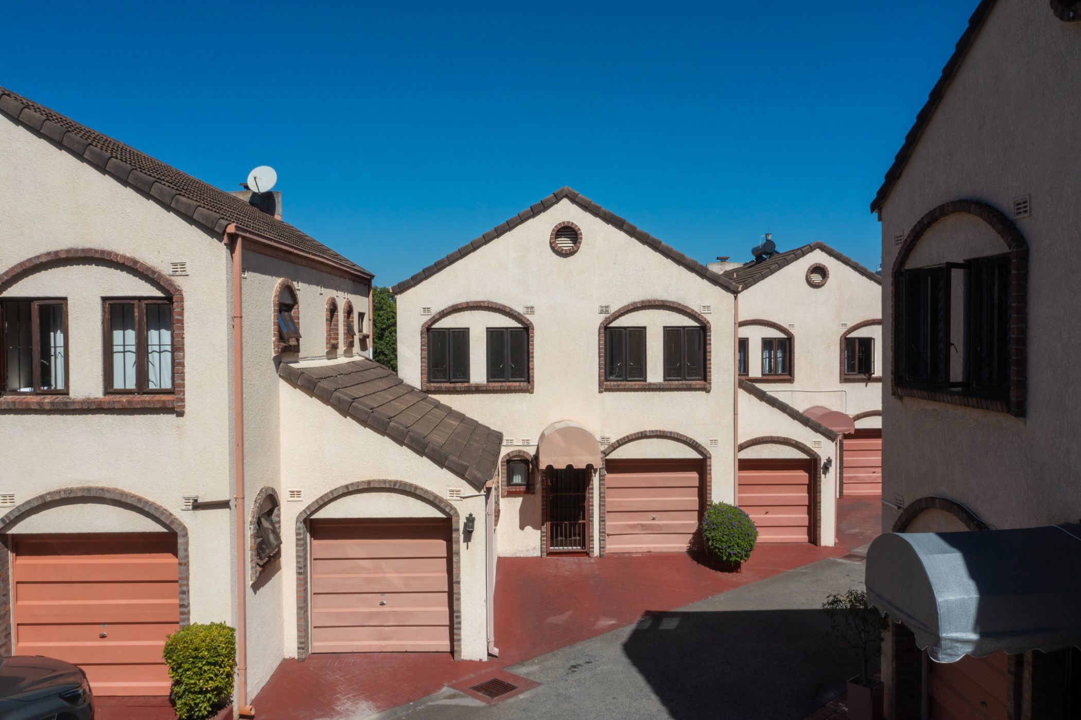 3 Bedroom Townhouse For Sale | Newlands (Zimbabwe) | 3ZB1657054 | Pam ...