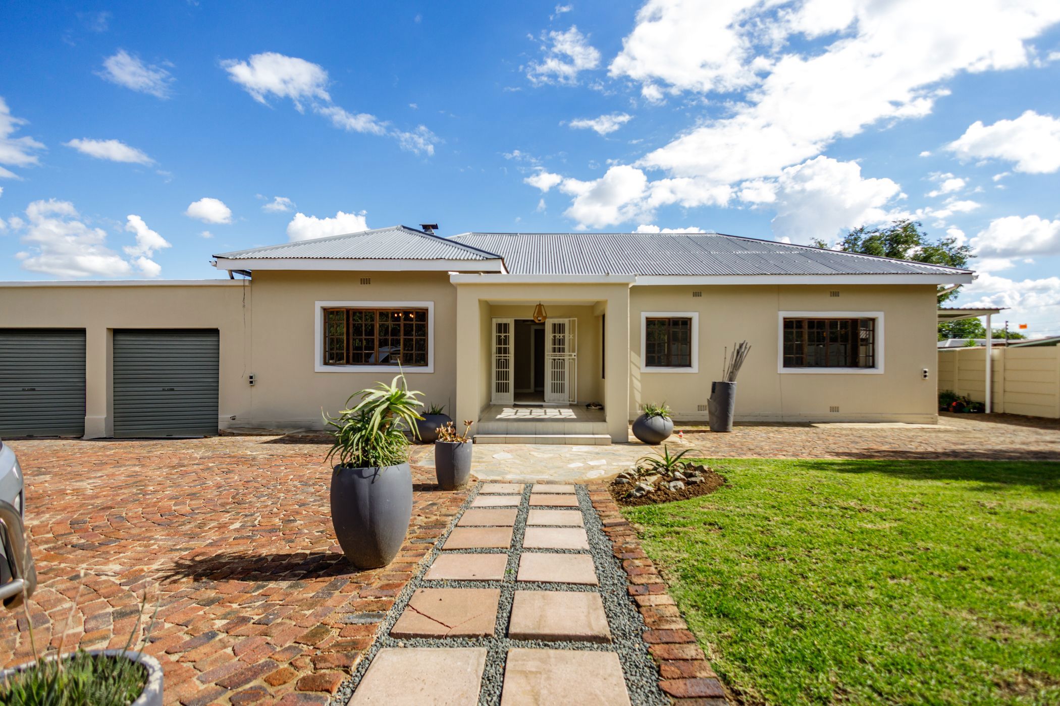 3 Bedroom House For Sale | Airfield | EN1690681 | Pam Golding Properties