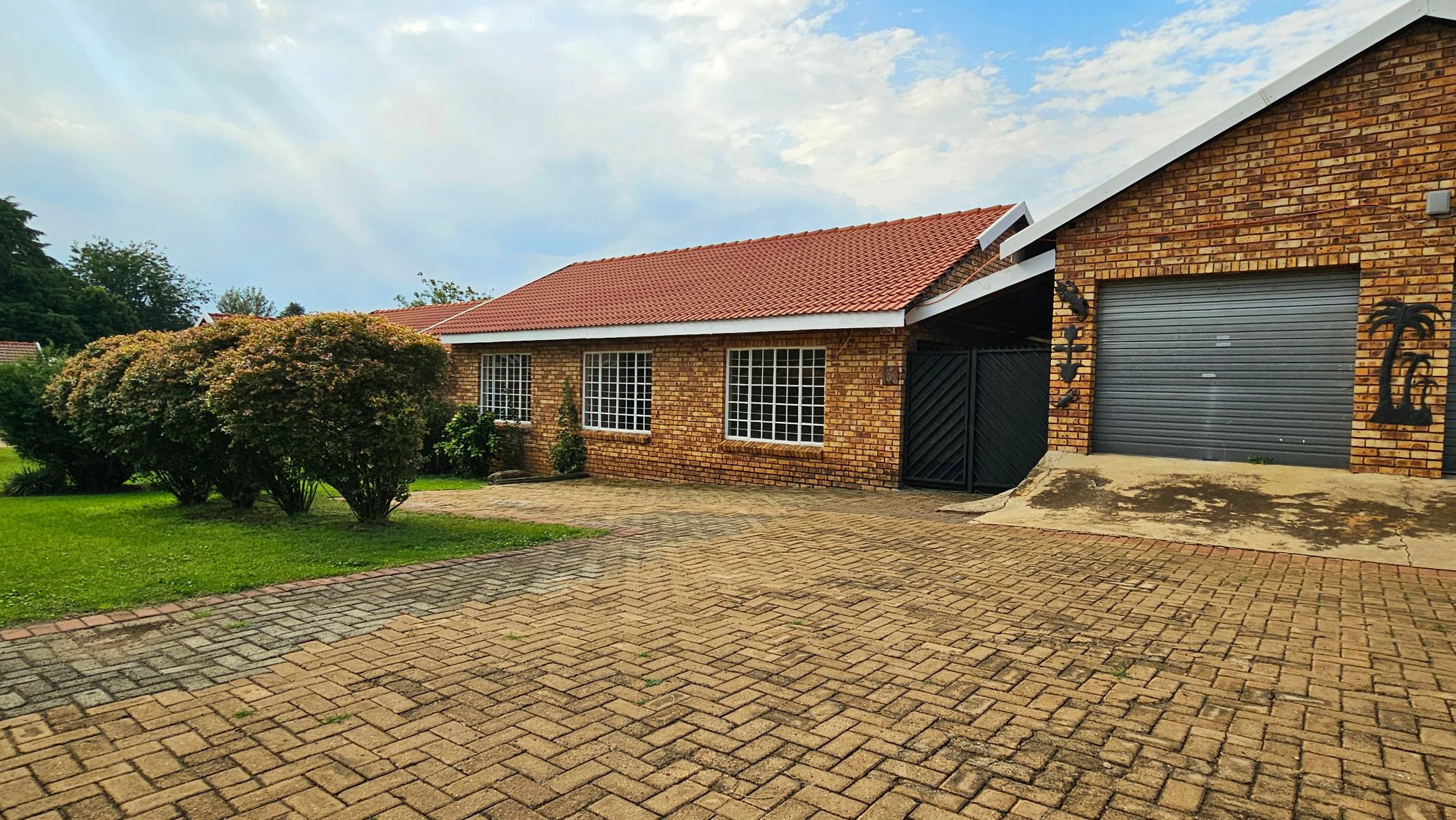 3 Bedroom Townhouse For Sale | Lydenburg (Mashishing) | 1LY1694927 ...