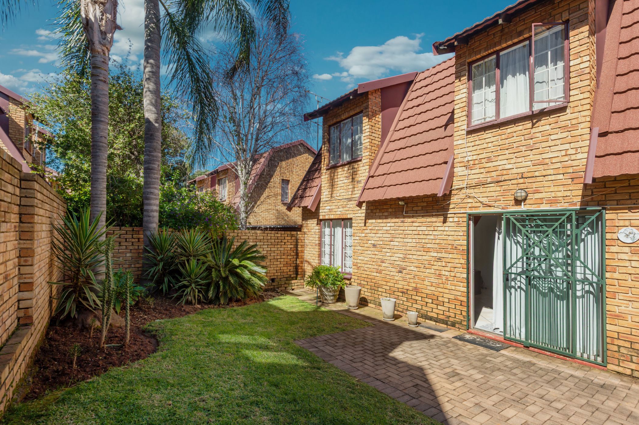 3 Bedroom Townhouse For Sale | Boskruin | RAN1695543 | Pam Golding ...