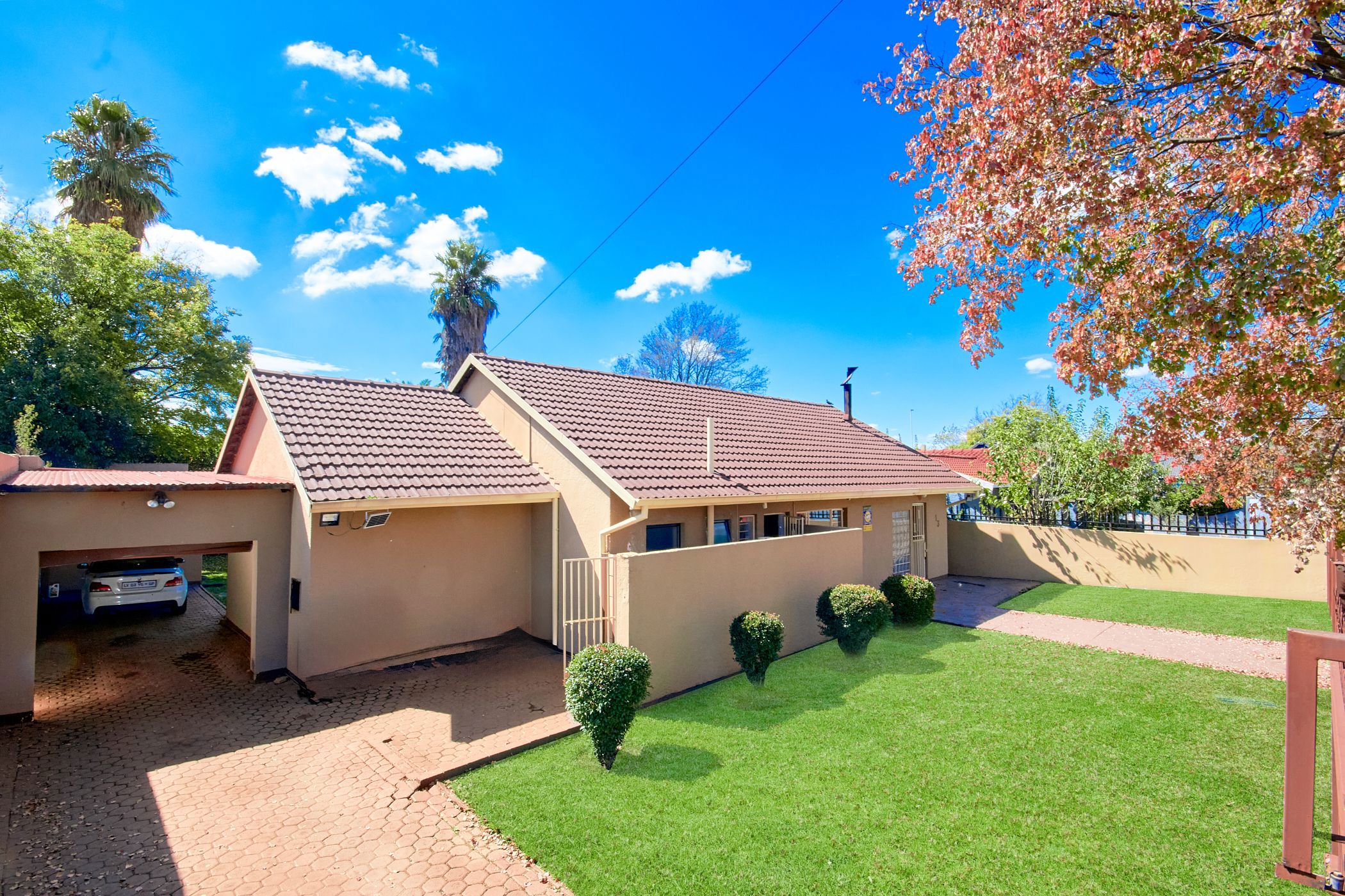 3 Bedroom House For Sale | Bank Assisted Sale by ABSA | Florida Lake ...