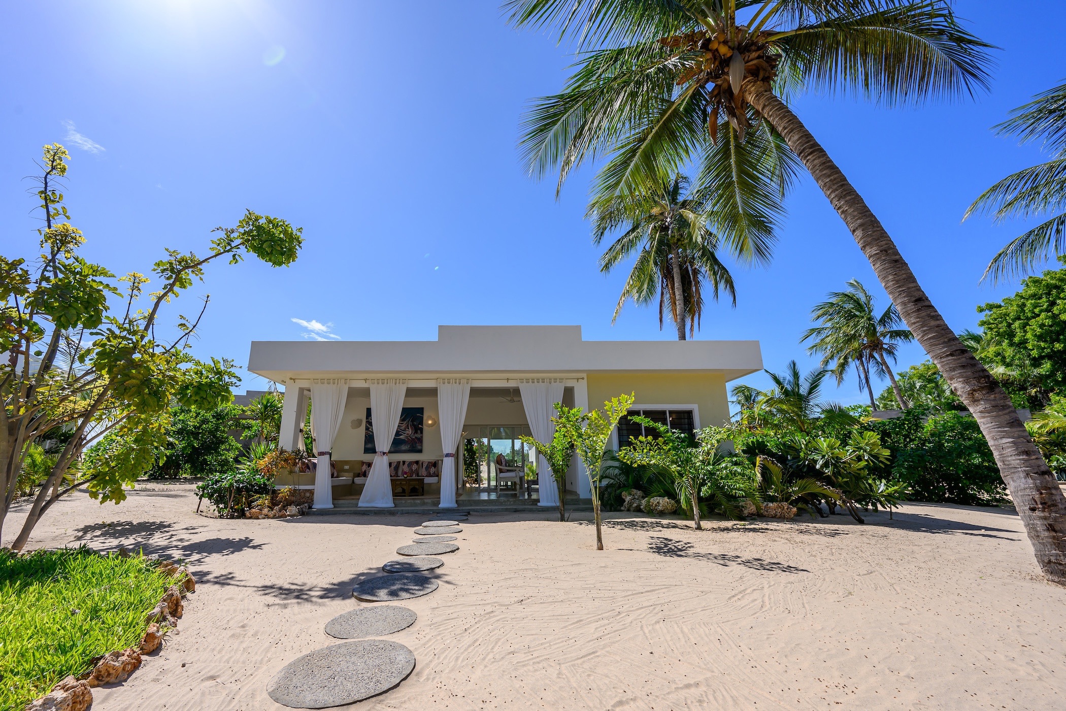 2 Bedroom Beach Bungalow To Rent | Malindi (Kenya) | 3KE1700103 | Pam ...