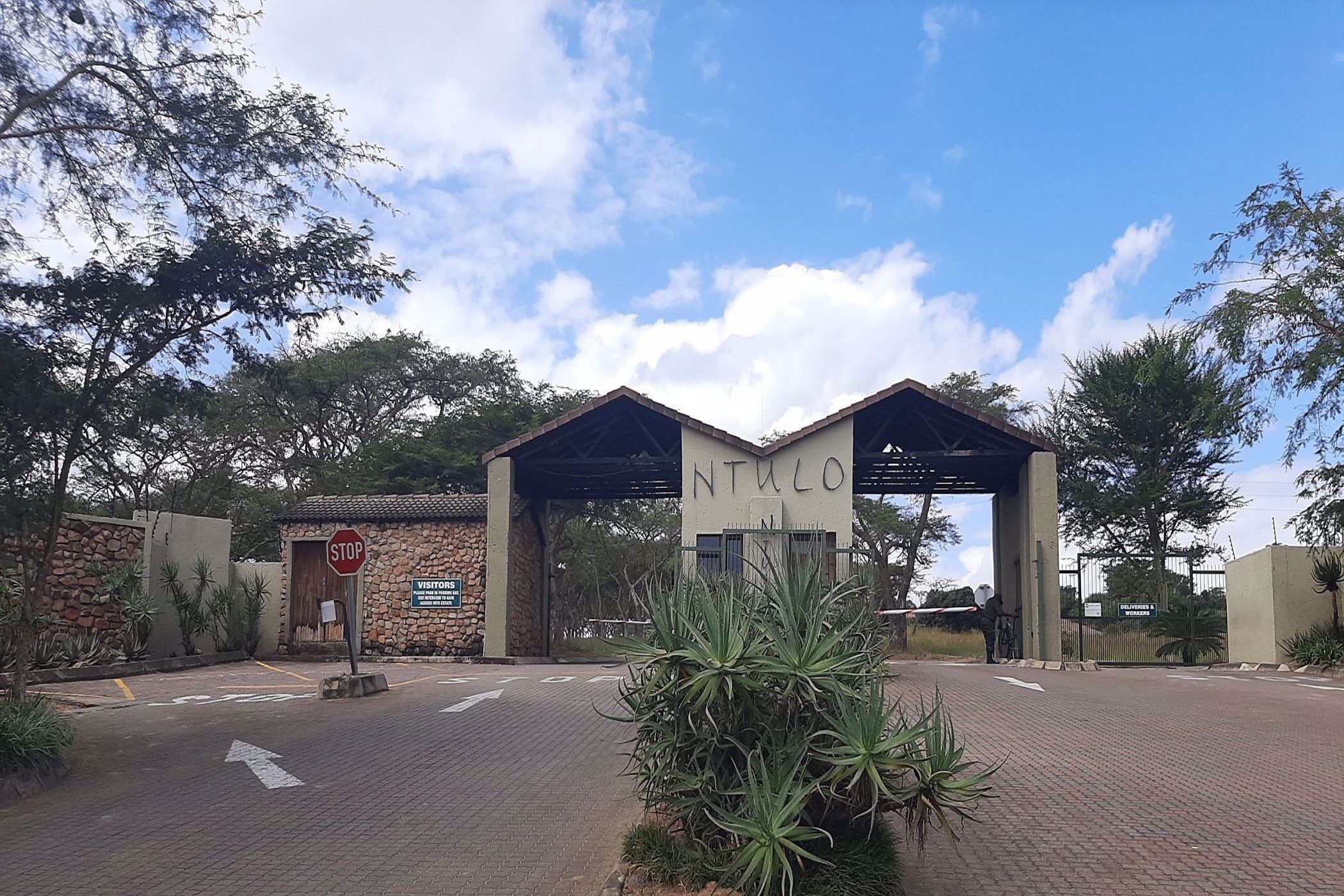 4 Bedroom House For Sale | Ntulo Wildlife Estate | 1NS1715717 | Pam ...